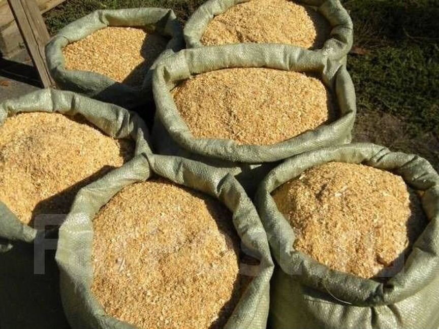 Опилки в мешках