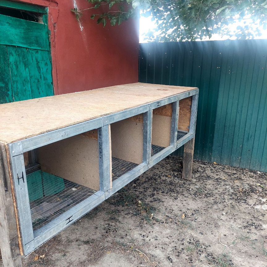 Клетка для кролика большая. Новая,без дверцев