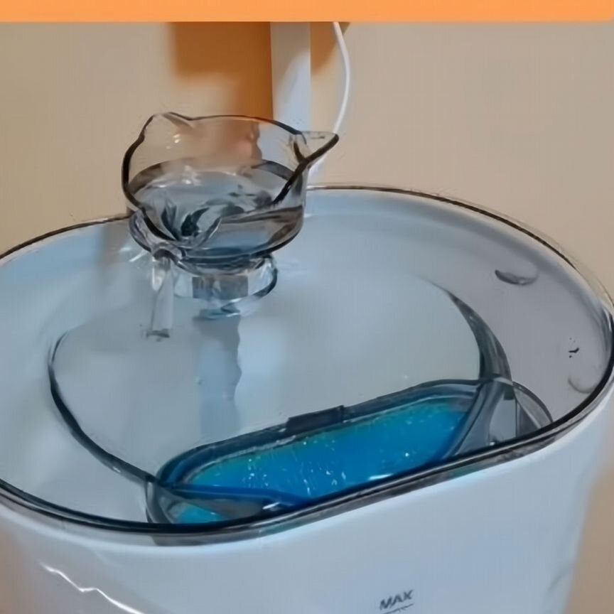 Фонтан поилка для кошек