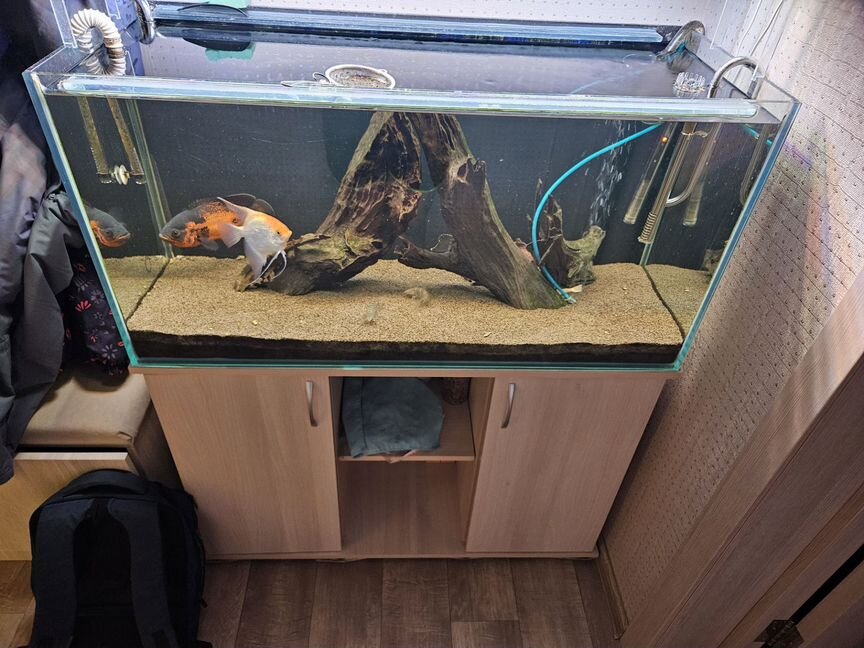 Аквариум с тумбой