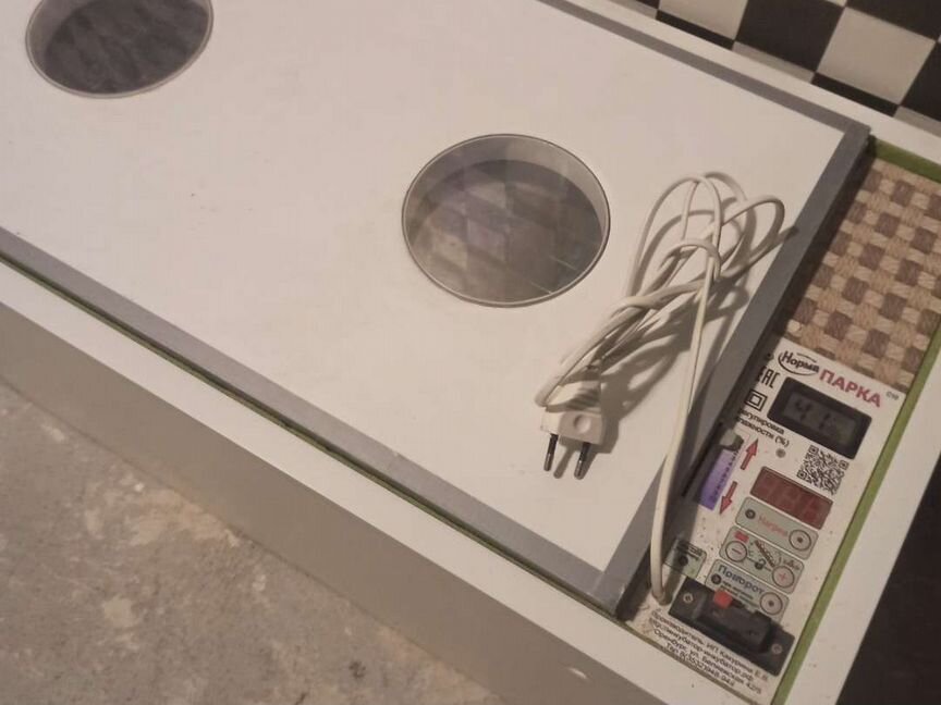 Инкубатор для яиц автоматический бу, парка, 2шт