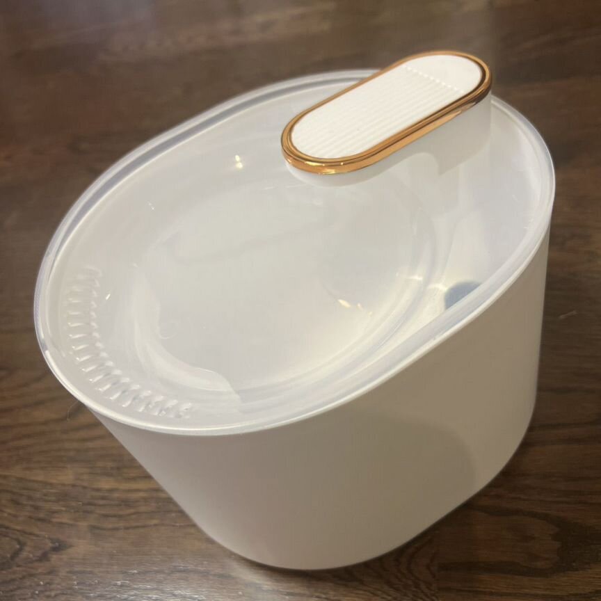 Питьевой фонтанчик для кошек