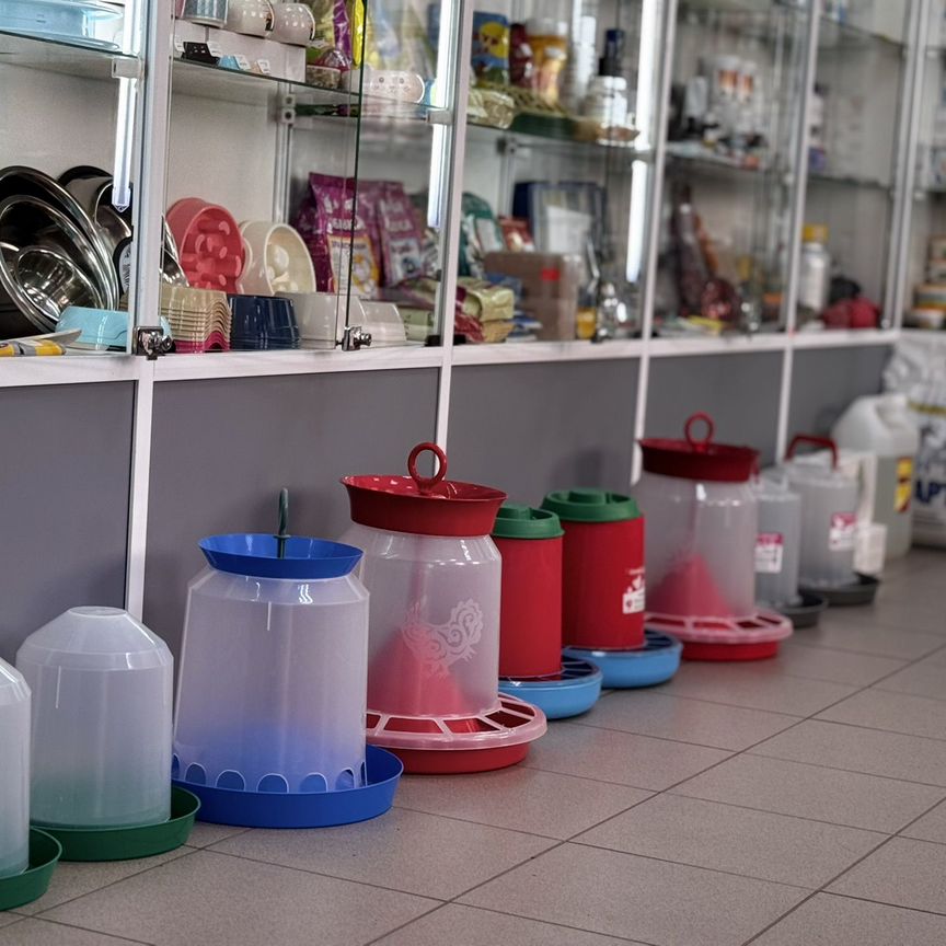 Кормушки и поилки для кур и с/х птицы