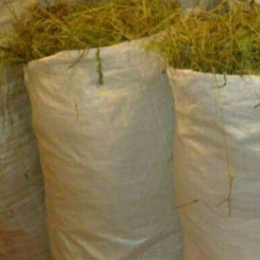 Солома в мешках