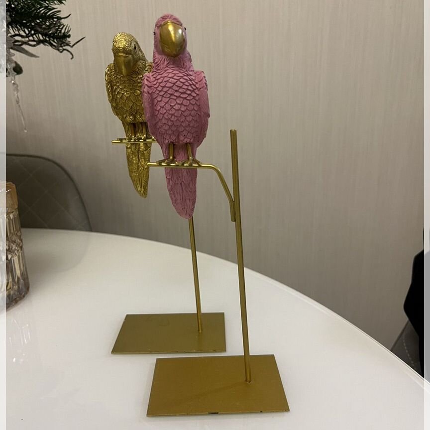 Попугай на жердочке