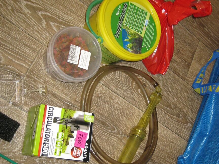 Аквариум (40 литров) плюс грунт, все необходимые д