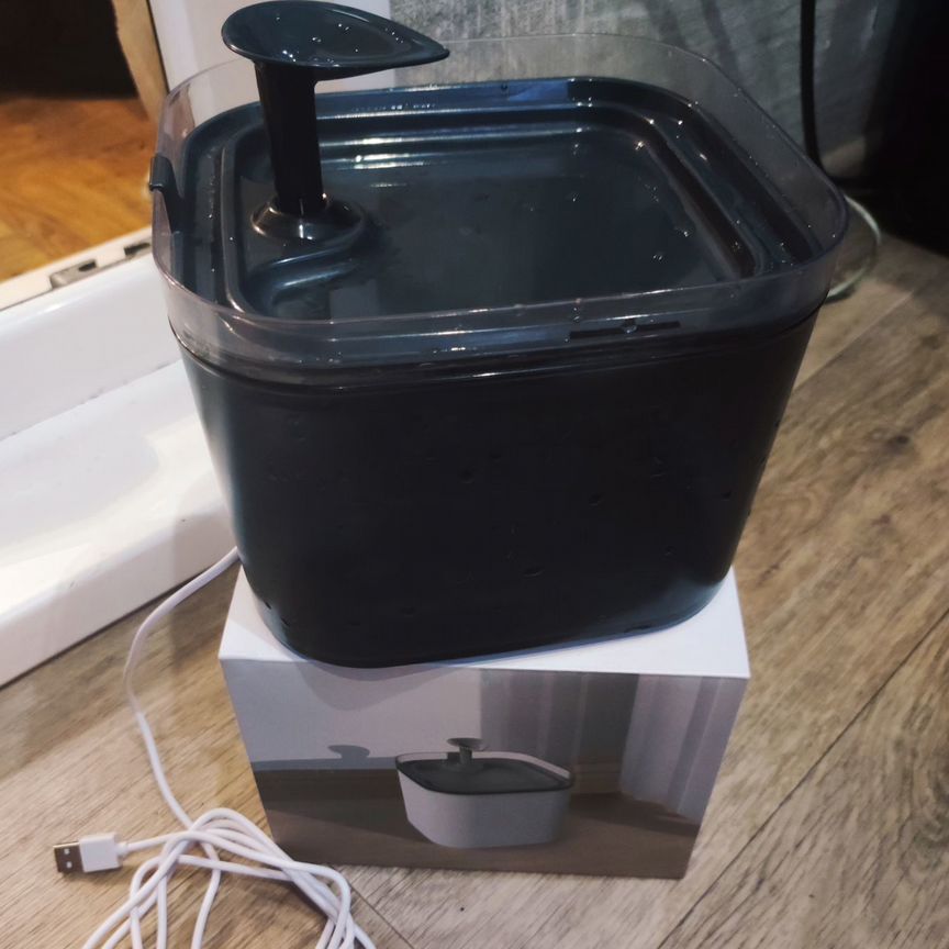 Питьевой фонтан для кошек