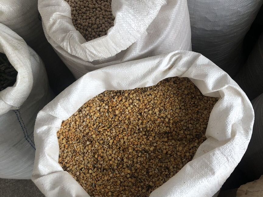 Горох кормовой колотый/цельный