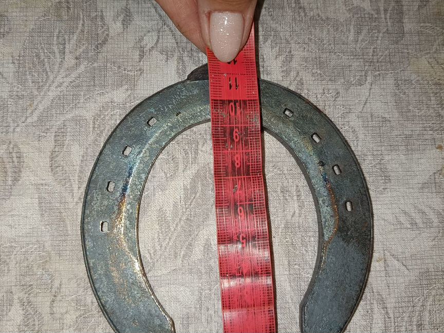 Подковы для лошади новые