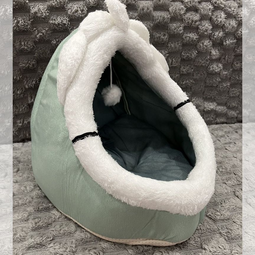 Домик лежанка для котиков новый