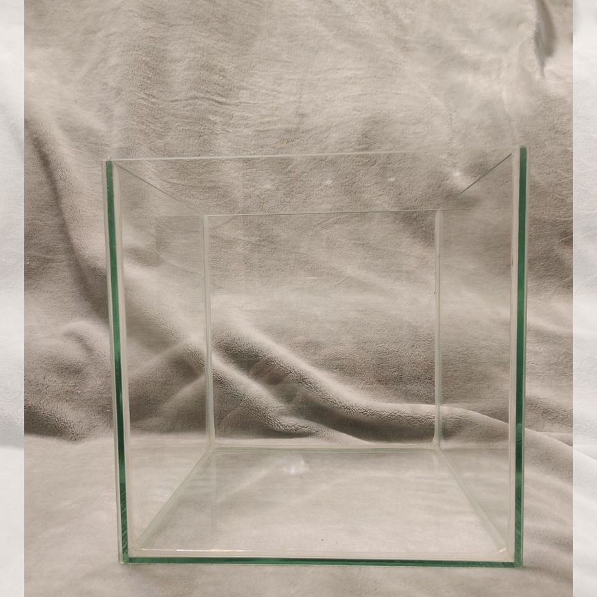 Аквариум кубик 30*30*30