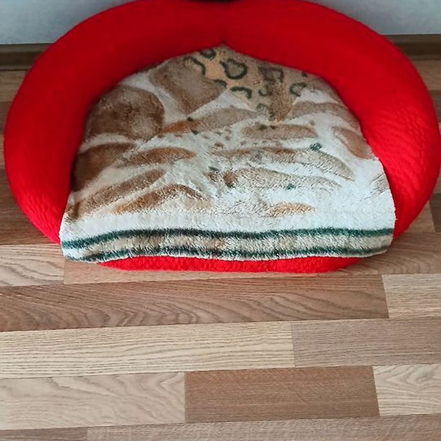 Лежанка для мелких пород собак и кошек до 8 кг