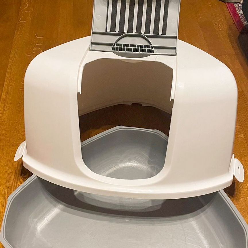 Туалет для кошки закрытый угловой