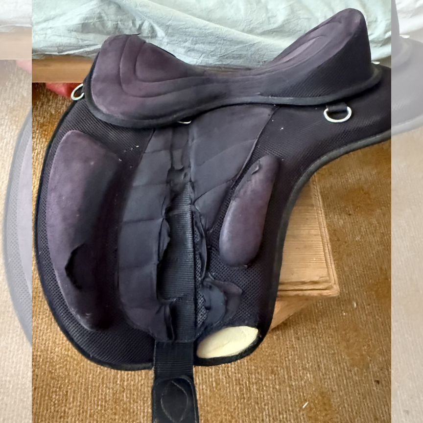 Седло безленчиковое для лошади