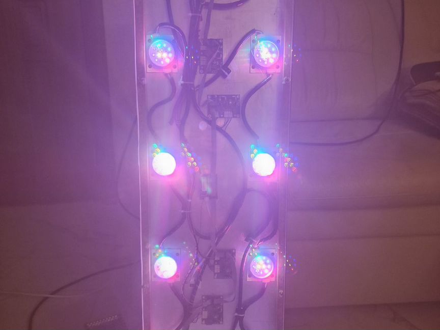 Светодиодный светильник в Морской аквариум