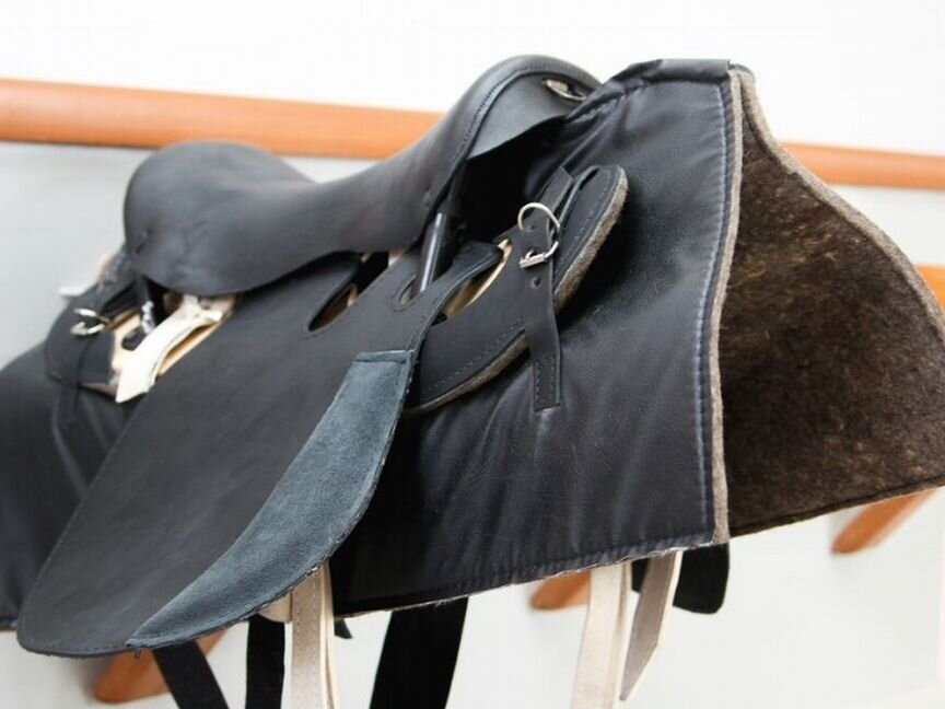 Седло для лошади кавалерийское