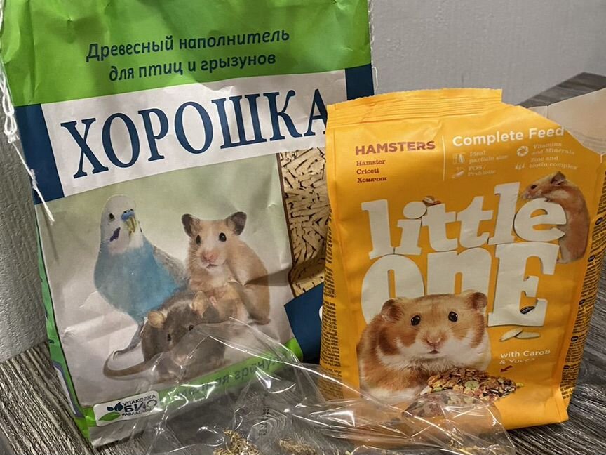 Корм и наполнитель для хомяка