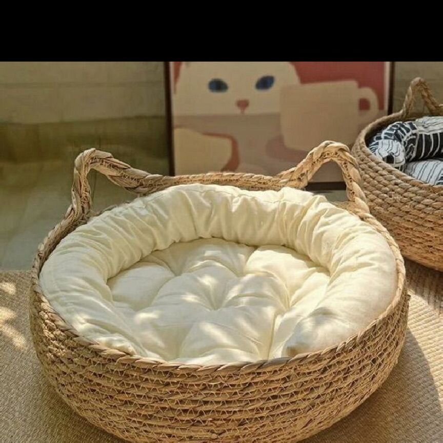 Лежанка для кошек в белом цвете