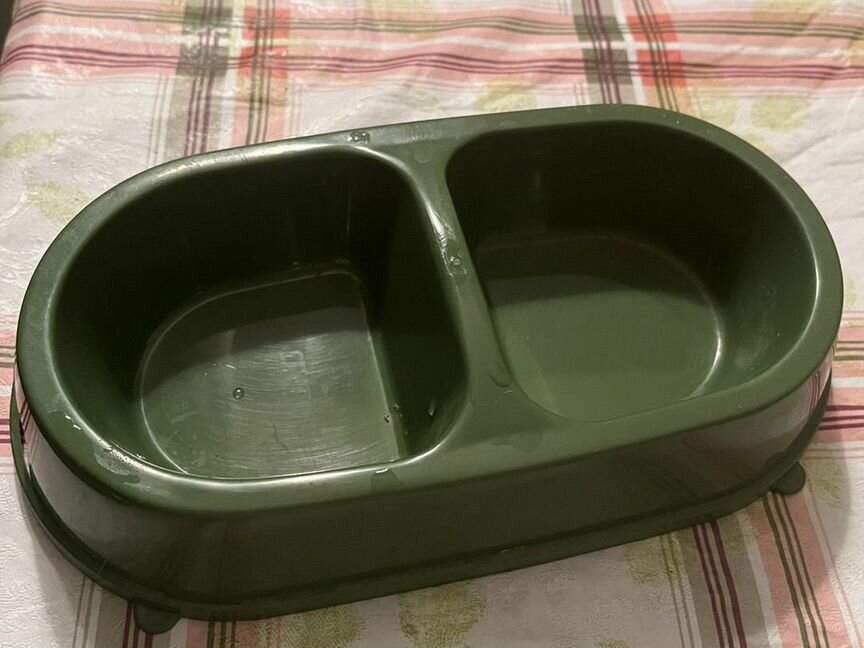 Лоток и миска для кошки