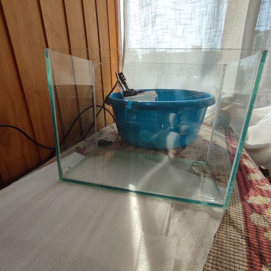 Аквариум 10 литров с камушками