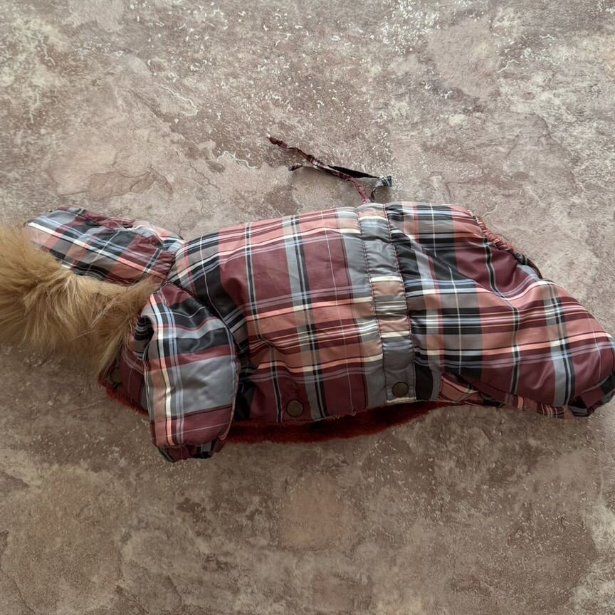 Зимний комбинезон для маленькой собаки