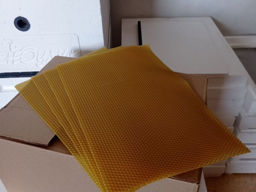 Вощина и сушь для пчел