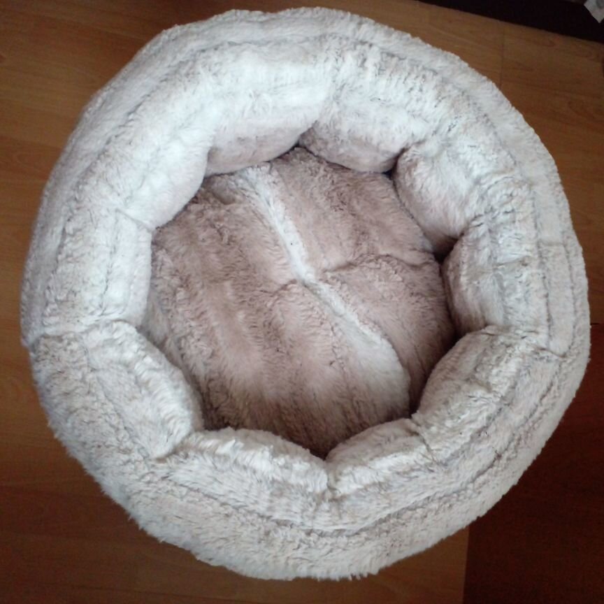 Теплая лежанка для котов