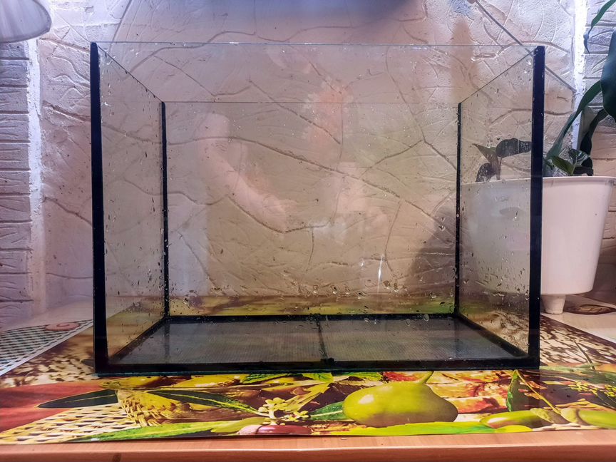 Аквариум 30л с грунтом