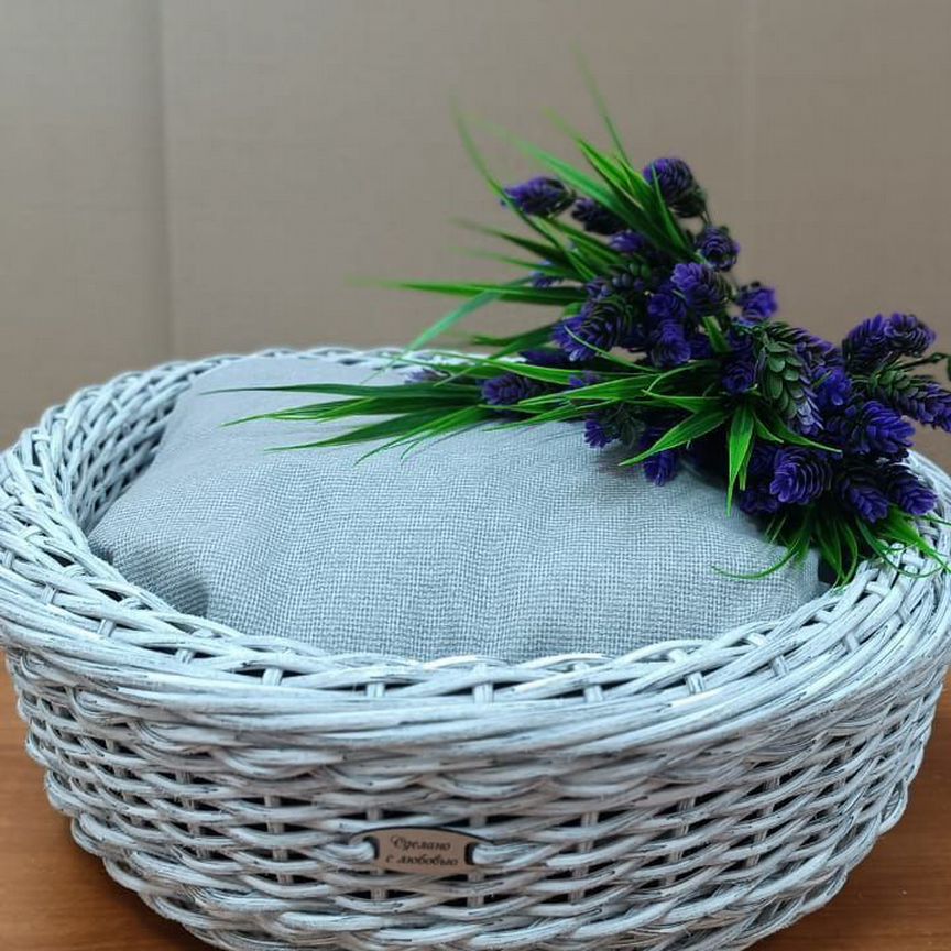 Лежанка для собак и кошек из ротанга