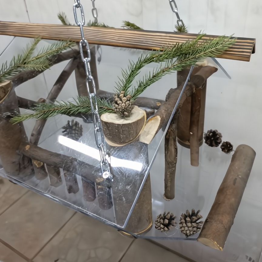 Кормушка для птиц из дерева большая