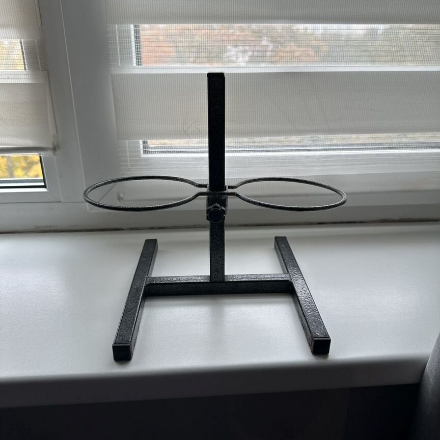 Стойка доя мисок