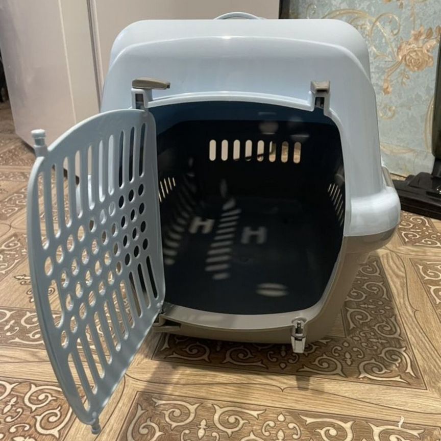 Переноска для кошек и собак