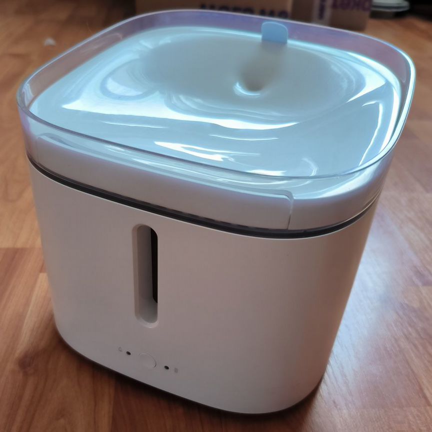 Фонтан поилка для кошек и собак