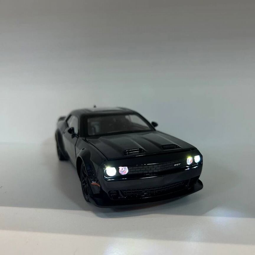 Модель автомобиля 1:24