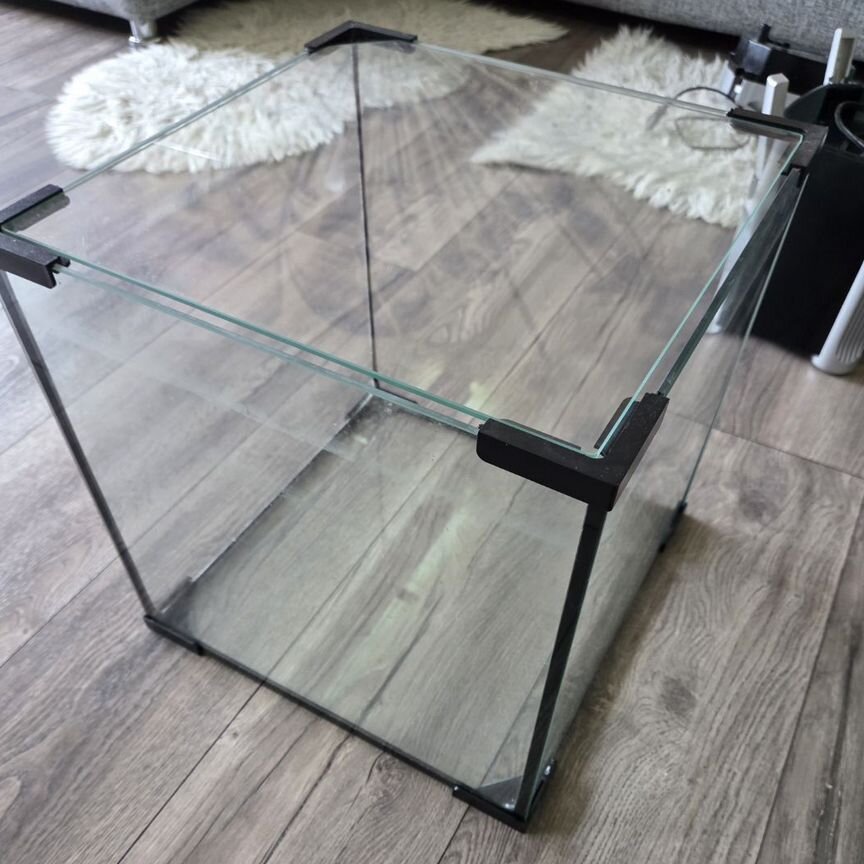 Аквариум и фильтр для аквариума