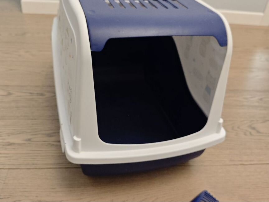 Туалет закрытый для кошек