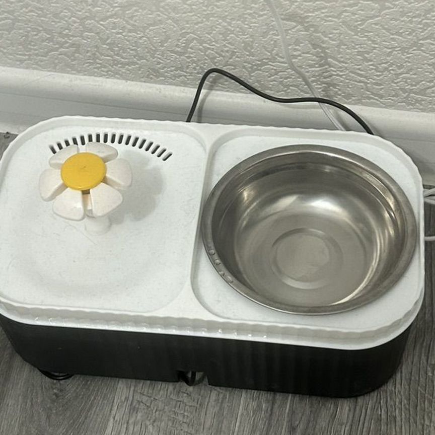 Автоматическая поилка для кошек