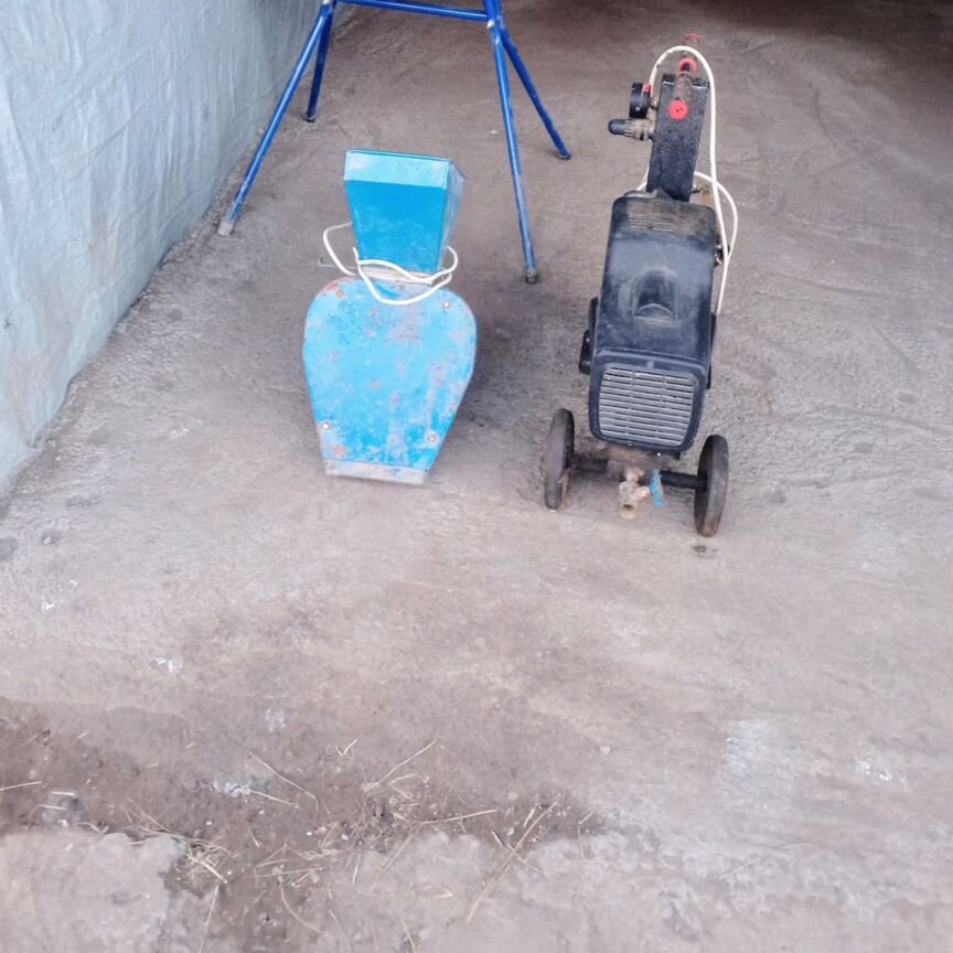 Продам доильный аппарат и зернодробилку