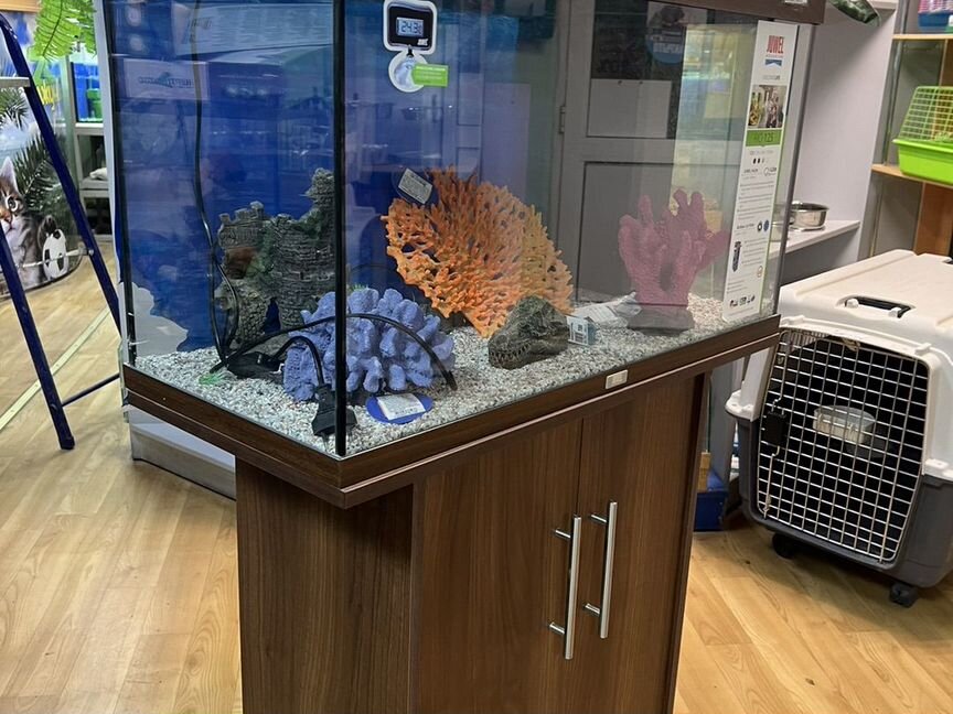 Аквариум с тумбой juwel