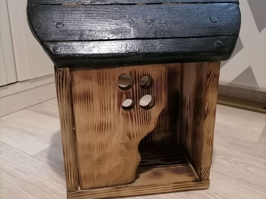 Кормушка для птиц из дерева