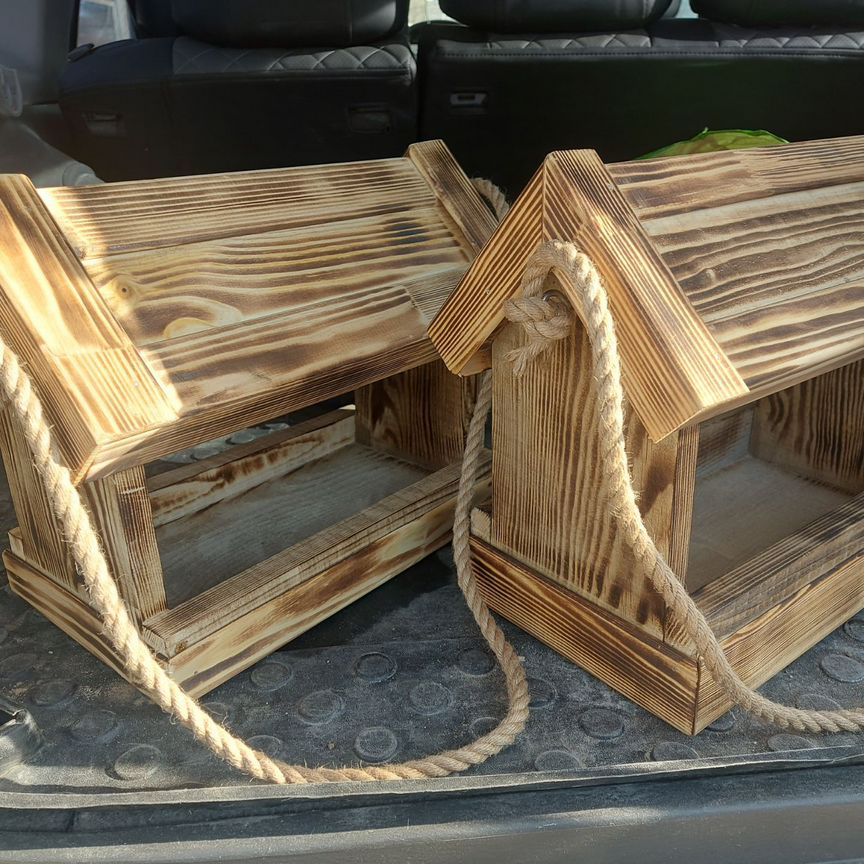 Кормушка для птиц из дерева