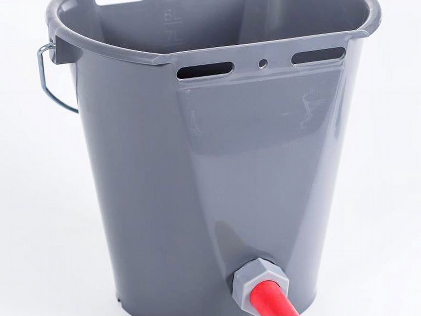 Ведра для кормления телят, козлят