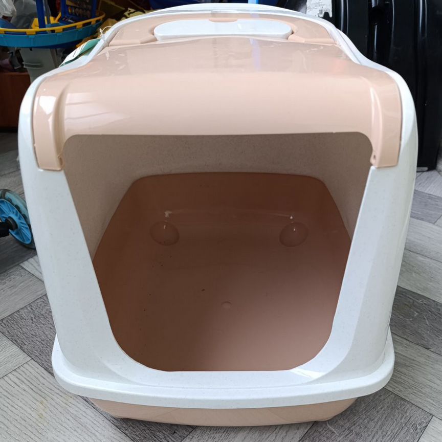 Туалет кошачий закрытый новый