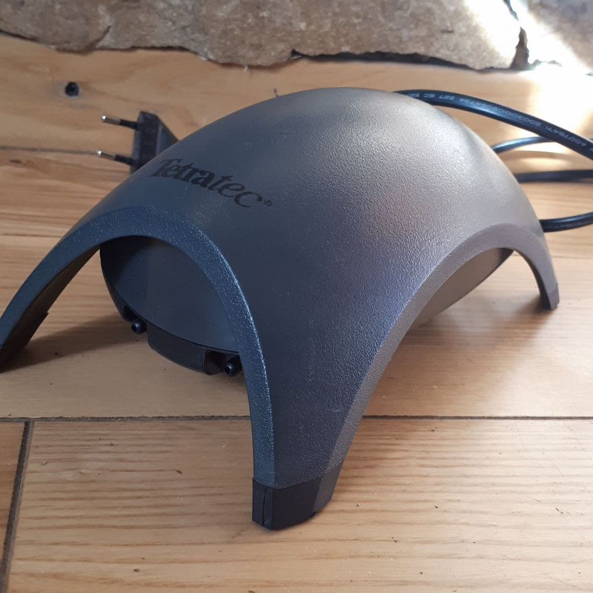 Аквариумный компрессор Tetratec APS 400