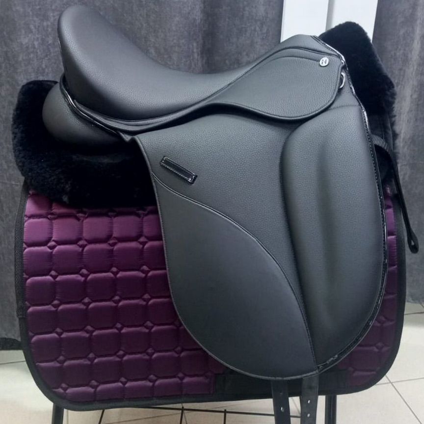 Седло выездковое Norton Pro 17,5