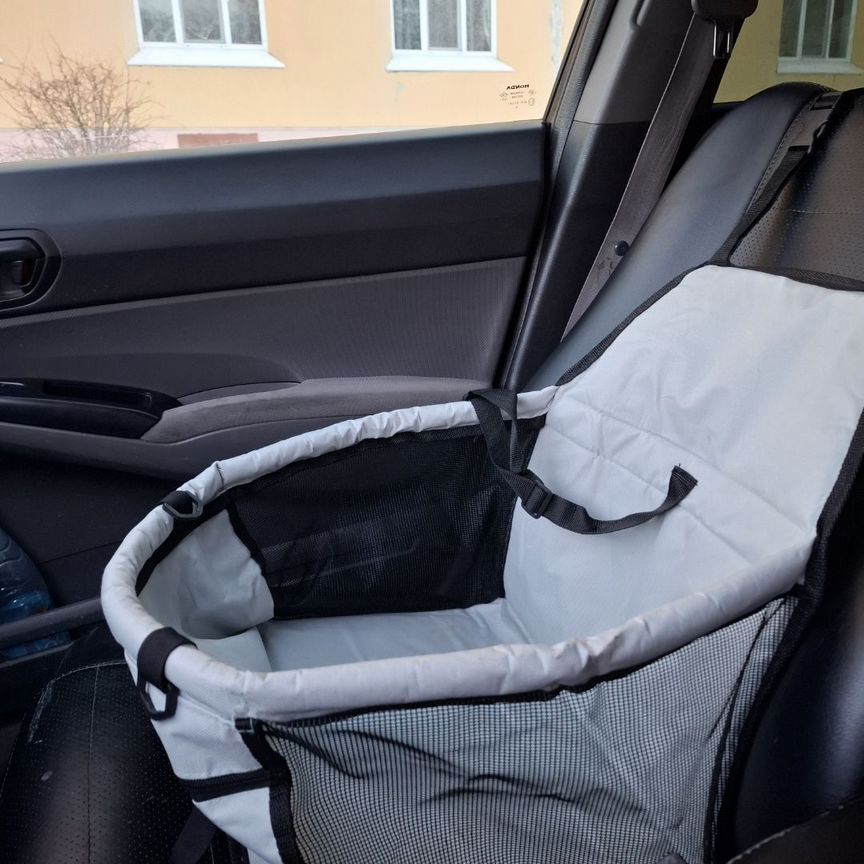 Автокресло для собак