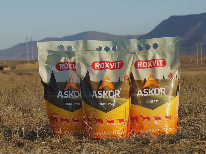 Премикс П51-2 для свиней подсосные свиноматки