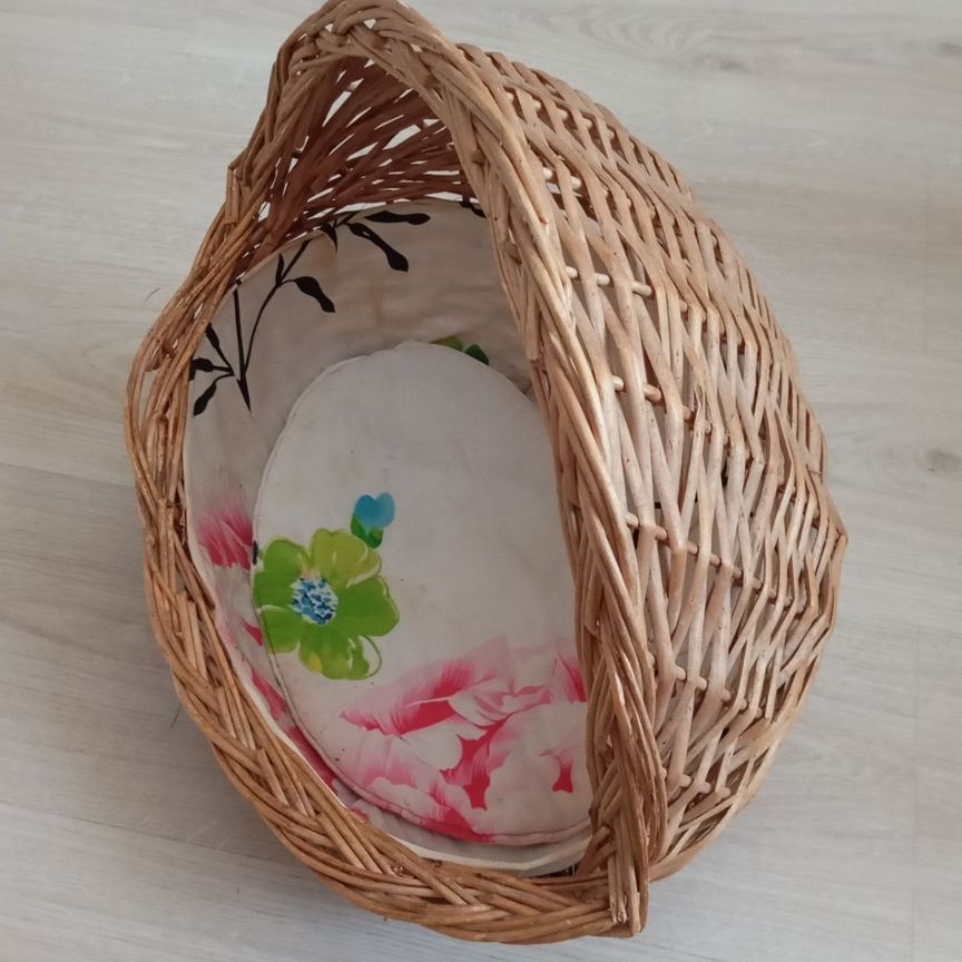 Корзинка плетеная для кота