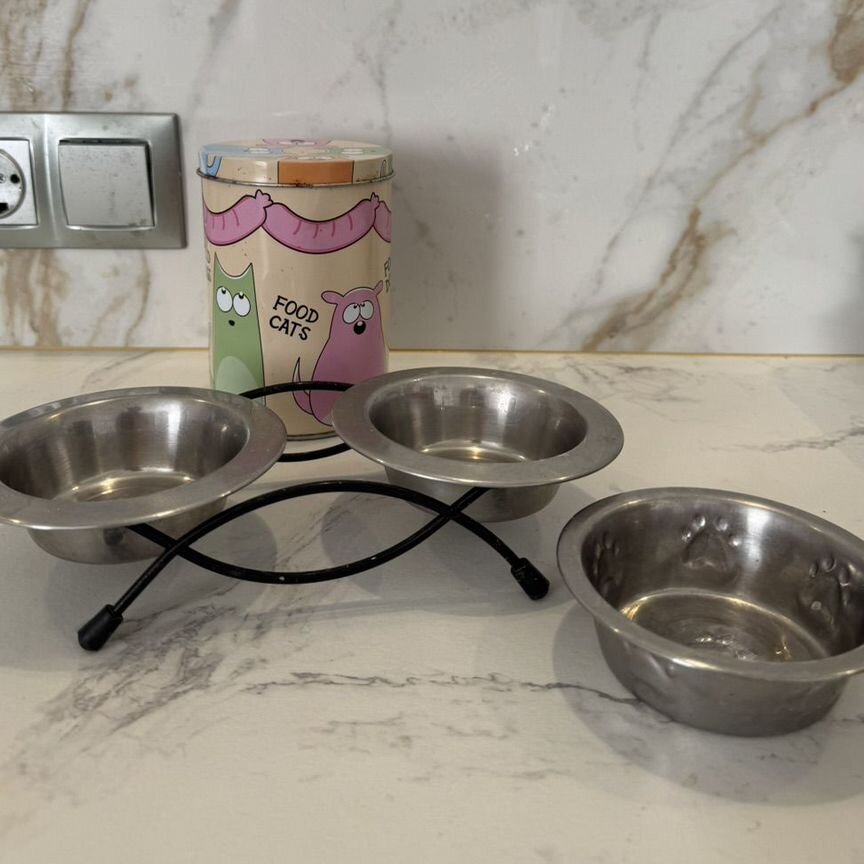 Миски для кошек с подставкой и контейнер