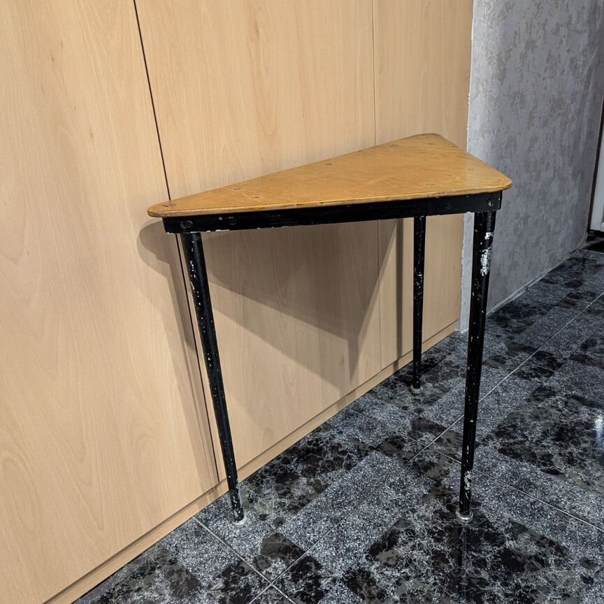 Подставка для аквариума треугольник